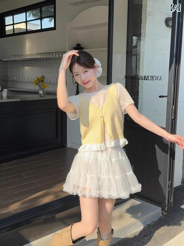 スタイル: オフィス シルエット: ゆったり デザイン: 切り替え.レジン染色.レース 素材: ニット 袖丈: 半袖 襟元: クルーネック 着丈: ショート 前立て: シングルボタン 柄: 無地 セット内容: 2点セット 厚み: 薄手 サイ...