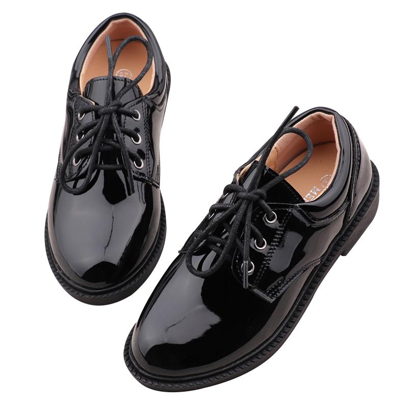 ポイント: レザー切り替え テイスト: ブリティッシュ 素材: PUレザー 甲材: 合成レザー ソール素材: TPR シルエット: ポイントトゥ デザイン: レースアップ 用途: 通学 カラー: ブラック.ホワイト.ビビッドブラック.グレイ...