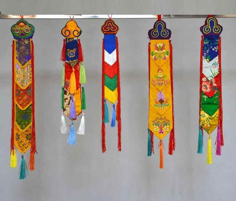 タペストリー 壁掛け チベット風 布製 装飾 飾り 吊り下げ 縦型 インテリア 家庭用 リビング 玄関 廊下 大きめ 小さめ 刺繡 花柄 ビーズ タッセル カラフル