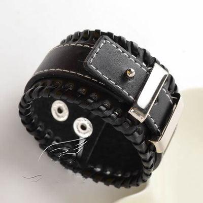 ブレスレット メンズ レザー レトロ ヒップホップ パンク ベルトタイプ 手首 アクセサリー ユニセックス 大ぶり 十字架 スカル スタッズ 個性的 おしゃれ 黒 茶