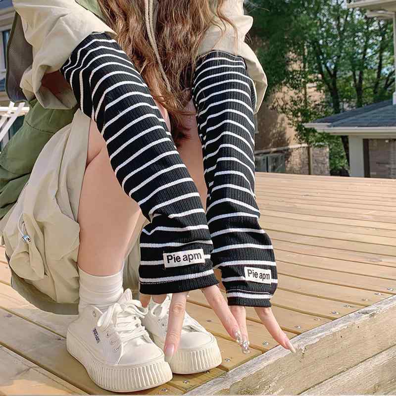 アームカバー 日焼け対策 夏 レディース フリーサイズ ポリエステル ストライプ柄 運転用 スリーブ ひんやり 涼しい 吸汗 通気性 ストレッチ 緑 白 黒