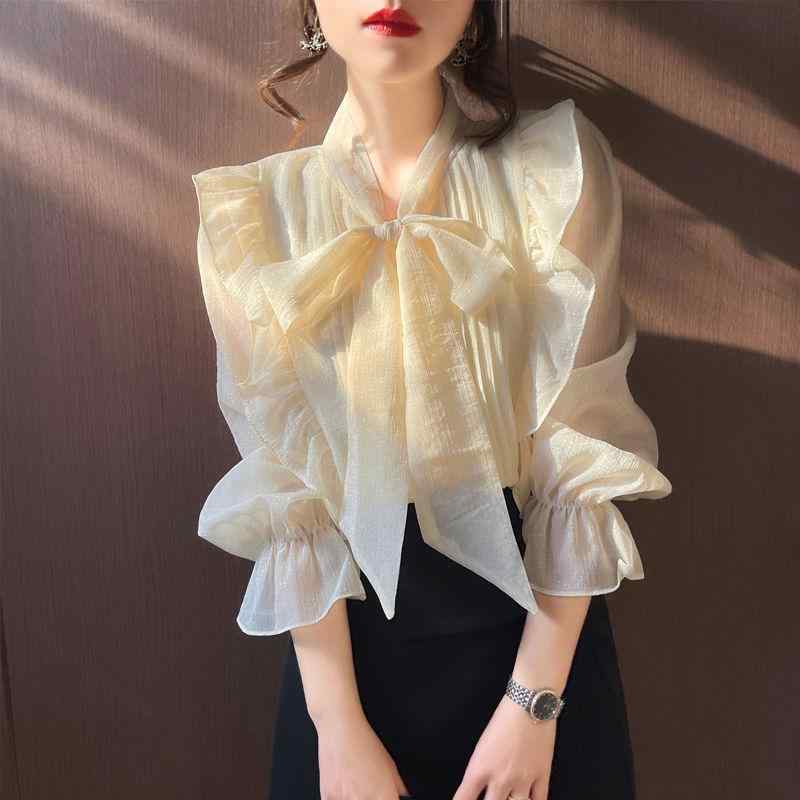 生地：ポリエステル（ポリエステル繊維）