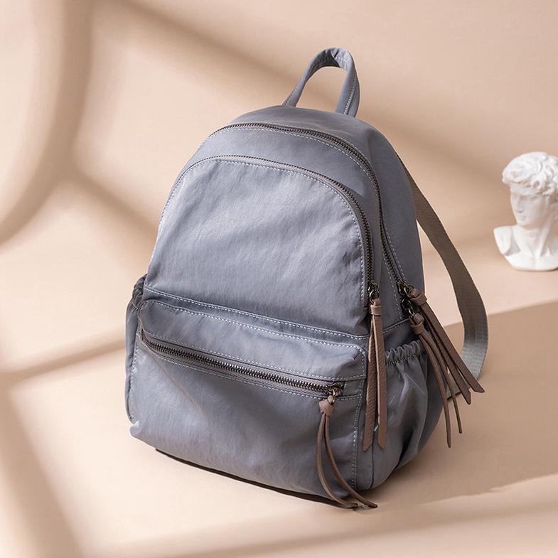 素材: 牛津布 閉じ方: ファスナー 柄: 無地 形状: 縦型四角 性別: 女性 流行要素: 切り替えデザイン カラー: モランディグレー中号.モランディグレー大号.モランディピンク中号.モランディピンク大号.モランディブラック中号.モラン...