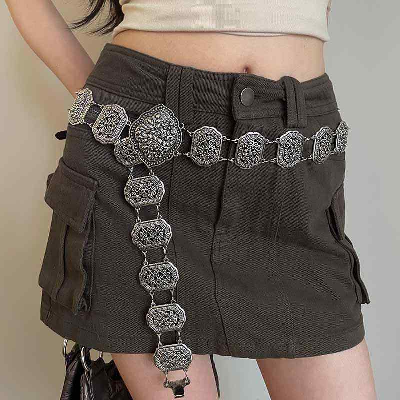 デザイン: 厚押し加工 タイプ: ウエストチェーン 要素: ジオメトリック柄 メイン素材: 金属 ベルトバックルタイプ: スムースバックル 長さ: シングルループ バックル素材: 合金 カラー: シルバー 機能: 厚押し加工 適用性別: 女性