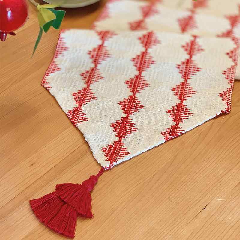 おしゃれ テーブルランナー 布製 アメリカン カントリー調 レトロ ジャカード チェック柄 卓上 装飾カバー 上品 フリンジ タッセル 三角 スクエア 赤