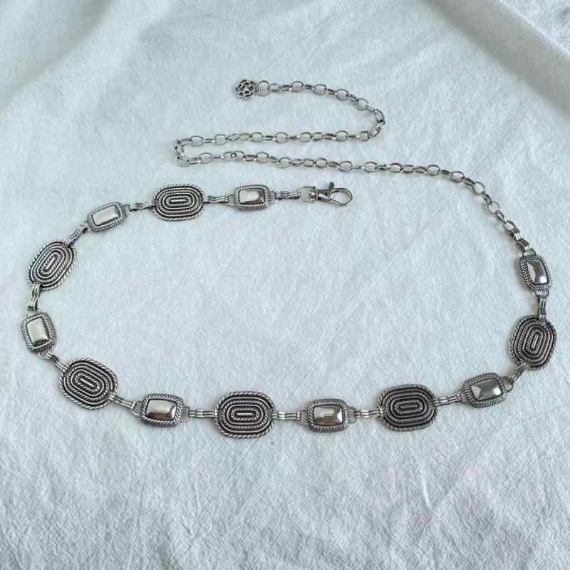 デザイン: 腰チェーン 素材: 金属 ベルト幅: 2cm バックル素材: 合金 カラー: Aシルバー.Aゴールド.Bシルバー.Bゴールド.Cシルバー.Cゴールド.Dゴールド.Dシルバー.E.Fシルバー.Fゴールド テイスト: ナチュラル