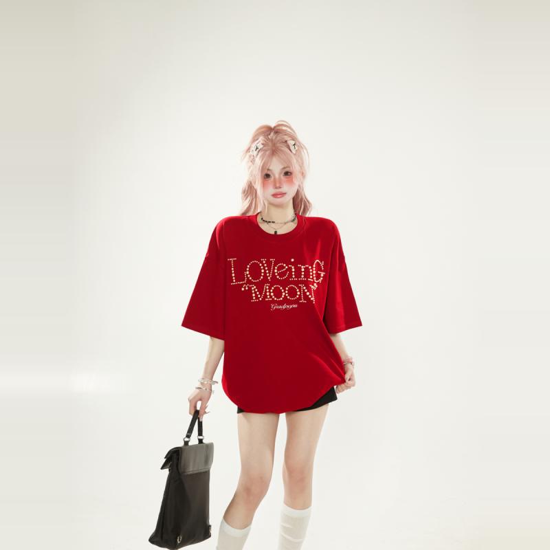 ディテール: 刺繍.ビジュー シルエット: ゆったり 素材: コットン 袖タイプ: レギュラー デザイン: 刺繍 厚さ: 標準 袖丈: 半袖 ネックライン: クルーネック 着丈: 標準 柄: ロゴ柄 サイズ: S.M.L.XL カラー: レ...