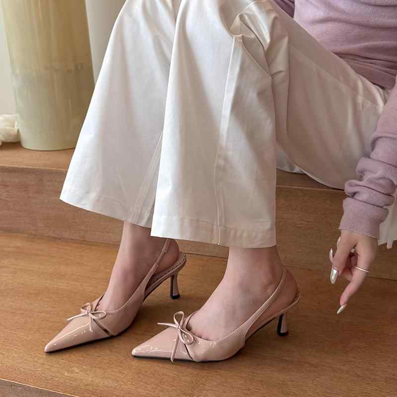 スタイル: 韓国要素: リボン閉鎖方法: ワンステップ適したシーン: 毎日アッパー素材: パテントレザースタイル: つま先が閉じたサンダルヒールの高さ：ミディアム（3〜5cm）つま先スタイル: ポインテッドトゥヒールのスタイル: スティレッ...