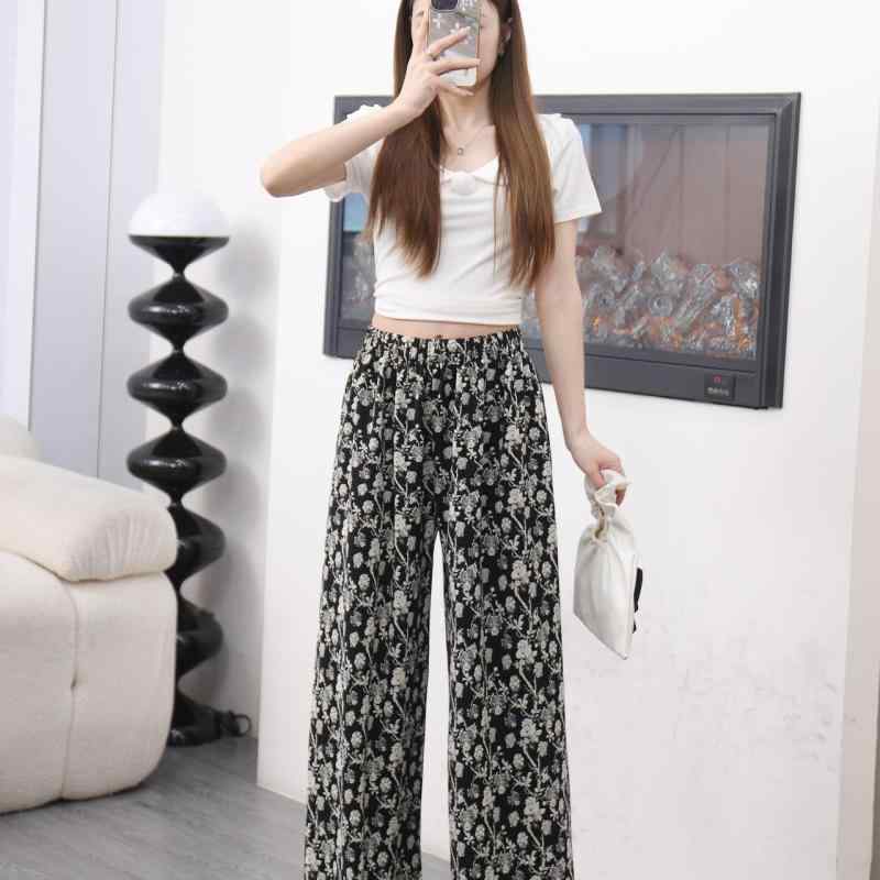 デザイン: シンプル スタイル: オフィス シルエット: ワイド パンツ丈: ロング ウエスト: ハイウエスト 仕様: ウエストゴム 素材: ポリエステル 生地: ニット 厚さ: 薄手 カラー: アイボリー.ピンク.ブラック.ブラウン.柄あ...