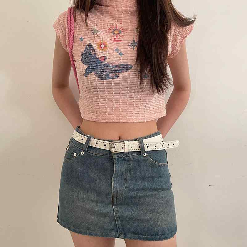 素材: 合皮 デザイン: プレーン.透かし加工 カラー: ブラック.ホワイト.コーヒー.ブラウン バックル素材: 合金 バックルタイプ: ピンバックル 長さ: シングルループ 幅: 2.4cm