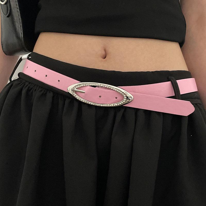 素材: 合皮 カラー: ブラック.ピンク デザイン: ラインストーン装飾 バックル素材: 合金 バックルタイプ: ピンバックル 仕様: シングルループ ベルト幅: 2.3cm