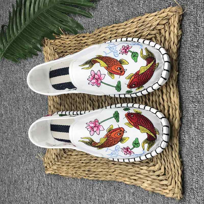 デザイン: 刺繍入り 素材（表地）: 布 素材（裏地）: 布 靴タイプ: ローカット サイズ: 38.39.40.41.42.43.44.45 閉じ方: ゴムバンド 使用シーン: 普段使い 製法: 縫製 ヒール: フラット 機能: 通気性が...
