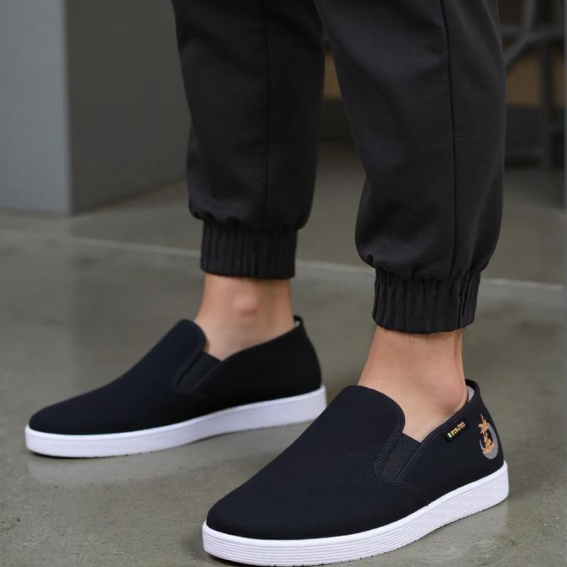 スタイル: 民族風 デザイン: 刺繍 履き口: 低め 内側素材: 布 サイズ: 39.40.41.42.43.44 アッパー素材: キャンバス 着脱方法: スリッポン 厚さ: 薄手 機能: 軽量 つま先形状: ラウンドトゥ ヒールタイプ: ...