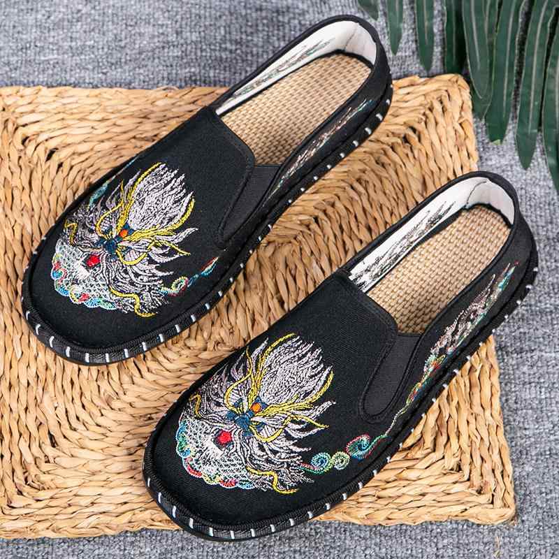 デザイン: 刺繍入り スタイル: カジュアル アッパー素材: 布 ライニング素材: 布 サイズ: 38.39.40.41.42.43.44.45 着用方法: スリッポン シーン: スポーツカジュアル 製法: ステッチ製法 ヒール高: フラッ...