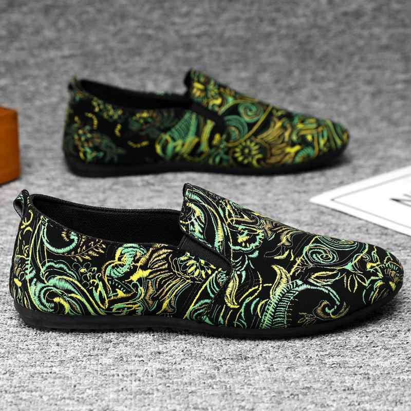 デザイン: シンプル スタイル: カジュアル アッパー素材: 布 ライニング素材: 布 サイズ: 39.40.41.42.43.44.45.46 着脱方法: スリッポン ヒール高: フラット デザイン: ローファー インソール素材: 布 機...