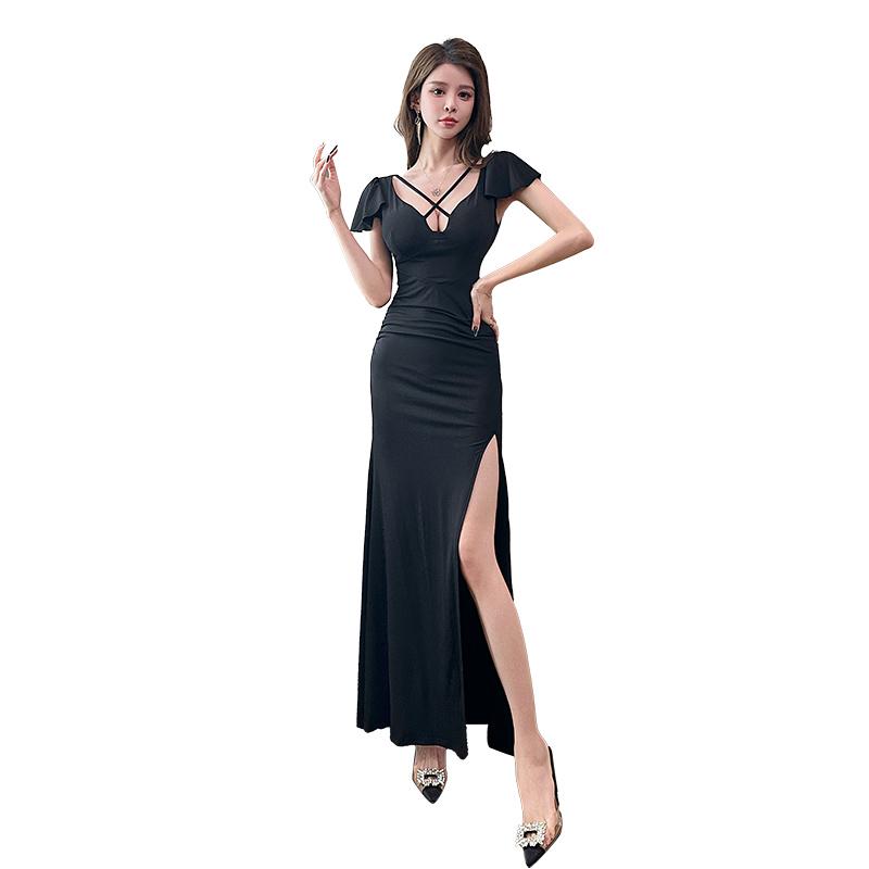 - シルエット: H型 - デザイン: プリーツ.スリット.リボン付き - ウエスト: シェイプドウエスト - 素材: ポリエステル93%.ポリウレタン7% - 機能: 適度な柔らかさ - スタイル: タイトスカート - 袖丈: 半袖 - ...