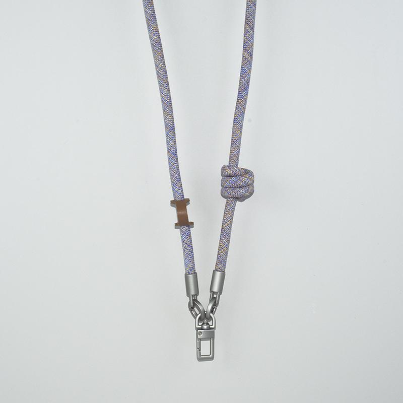 材質: チタンカラー デザイン: 斜め掛けストラップ ストラップ幅: 7mm.10mm 調整機能: 単穴調節タイプあり カラー: 彩紫.淡緑.ネイビーブルー紋.彩緑.格子青.水波金.彩虹紫.黒夜.緑沈