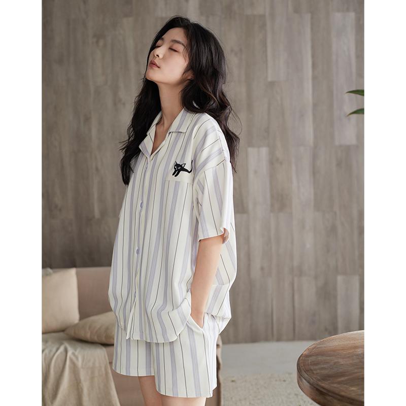 サイズ: M.L.XL.2XL 素材: 綿95%.ポリウレタン5% 柄: ストライプ 襟型: 小さめの折り返し襟 性別: 女性用 前開き: 対襟 セット内容: 3点セット カラー: 半袖半ズボンセット.半袖長ズボンセット.3点セット パンツ...