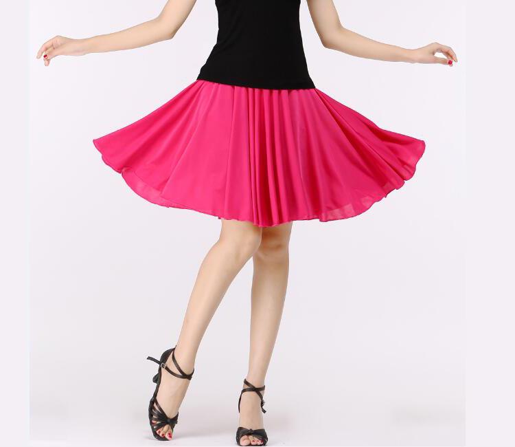 服のシルエット: タイト デザイン: 刺繍.切り替え.透かし.レース ウエストタイプ: ウエストゴム スカート丈: ミディアム丈 柄: 無地 用途: 舞台用 サイズ展開: M.L.XL.2XL.3XL.4XL.5XL.6XL カラー展開: ...