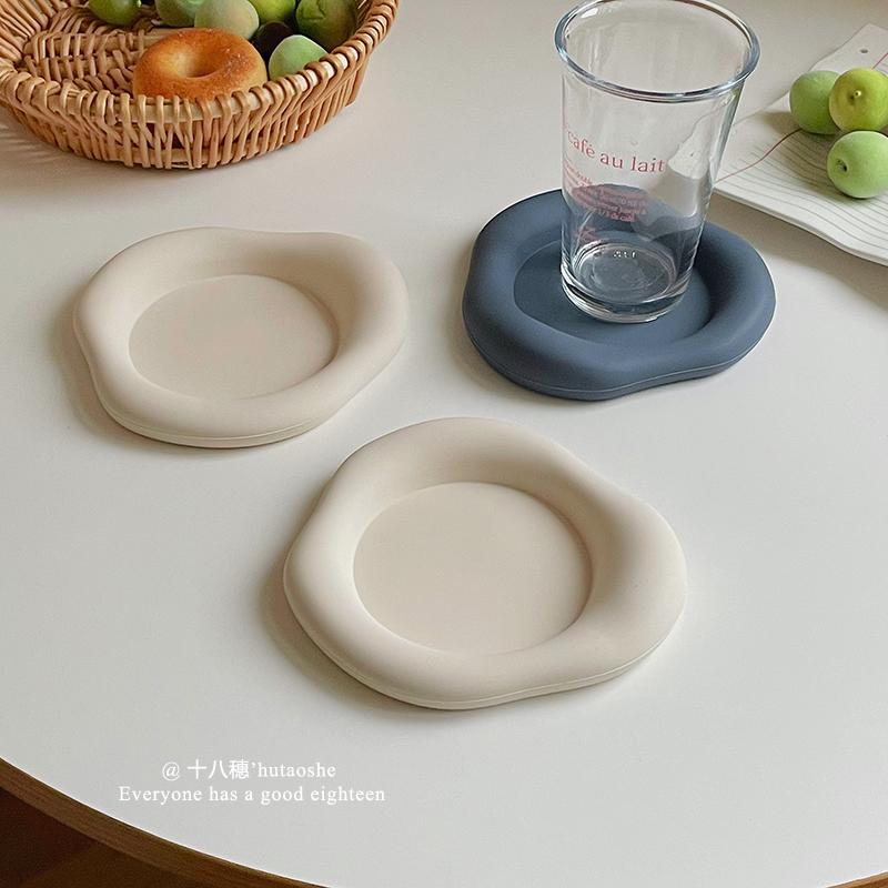 要素: ナチュラルで爽やかな スタイル: 北欧風 形状: 不規則形状 手作り: なし 素材: シリコン カラー: ホワイト.ネイビー.ホワイト＋ネイビー