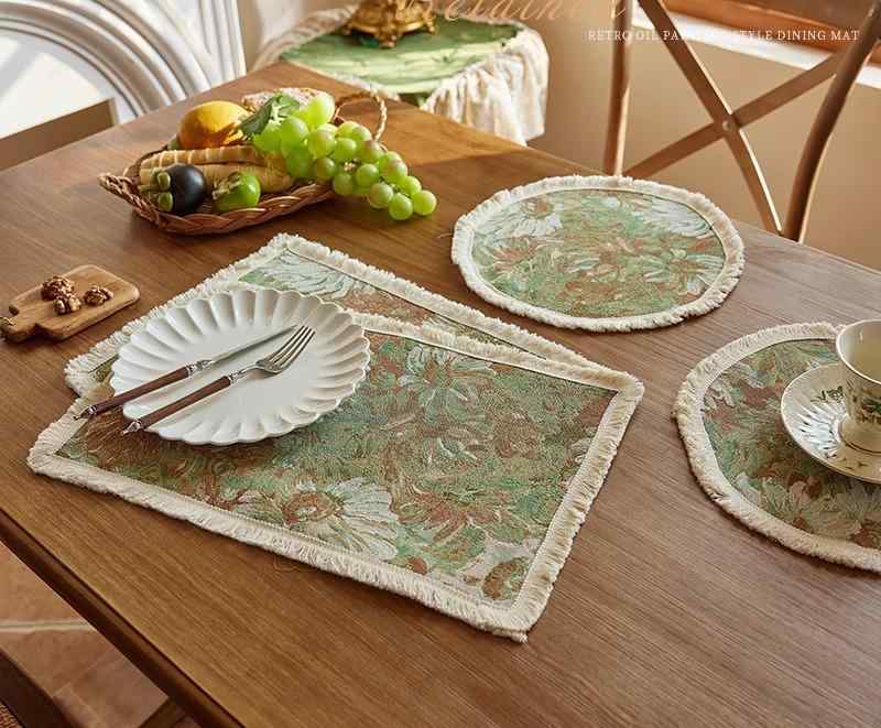 材質: 混紡 スタイル: アメリカンカントリー風 カラー: ブルーテーマ花柄 食卓マット.ブルーテーマ花柄 丸型コースター.油絵ひまわり 食卓マット.油絵ひまわり 丸型コースター サイズ: 食卓マット 30×45cm.丸型コースター 直径3...