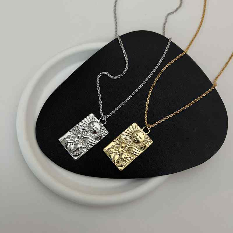ペンダントの素材：合金チェーン素材：合金/銀メッキ/金メッキ