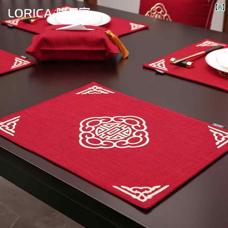 材質: 布 風 カラー: レッド.ベージュ.ブルー.カーキ サイズ: 30×40cm（一枚入り） 用途: ダイニングテーブル用