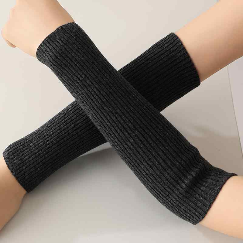 ＃式: ハーフフィンガーグローブ 素材: ウール・ サイズ: フリーサイズ カラー: ブラック.ベージュ.キャメル.ライトグレー.イエローキャメル.ダークグレー.ワインレッド.パープル 長さ: 18cm.28cm