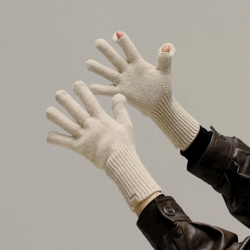 サイズ: フリーサイズ 素材: 羊毛 性別: 男女兼用 用途: 友人へのギフトに適している カラー: ブラック.レッド.カーキ.ブルー.グレー.グリーン.アイボリー.オレンジ.ブラック（マフラー）.アイボリー（マフラー）.オレンジレッド（マ...