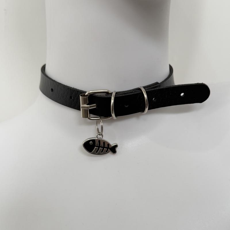 - スタイル: ヨーロピアン＆アメリカン - アクセサリー種類: アクセサリー - チェーン素材: レザー - チェーンスタイル: 鎖骨チェーン - チェーン長さ: 記載なし - ペンダント素材: 合金 - デザイン: 小さなクマ・小さなブ...