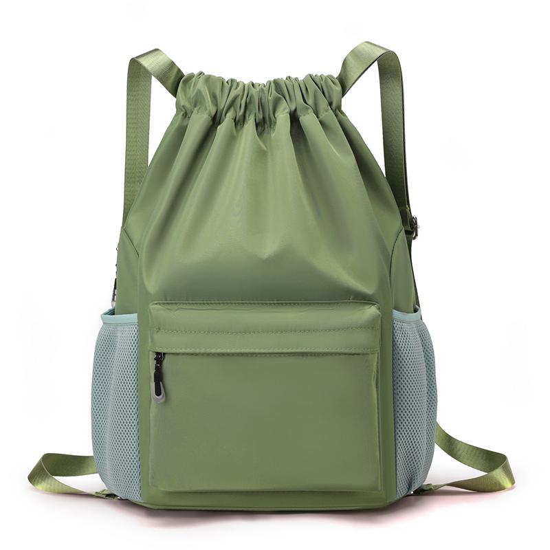 - スタイル: スポーティー - 仕切り: なし - 裏地素材: ポリエステル - 肩ひもスタイル: ダブルストラップ - 開閉方法: ドローストリング - シーン: カジュアル - 背面クッション: なし - ノートパソコン対応サイズ: ...