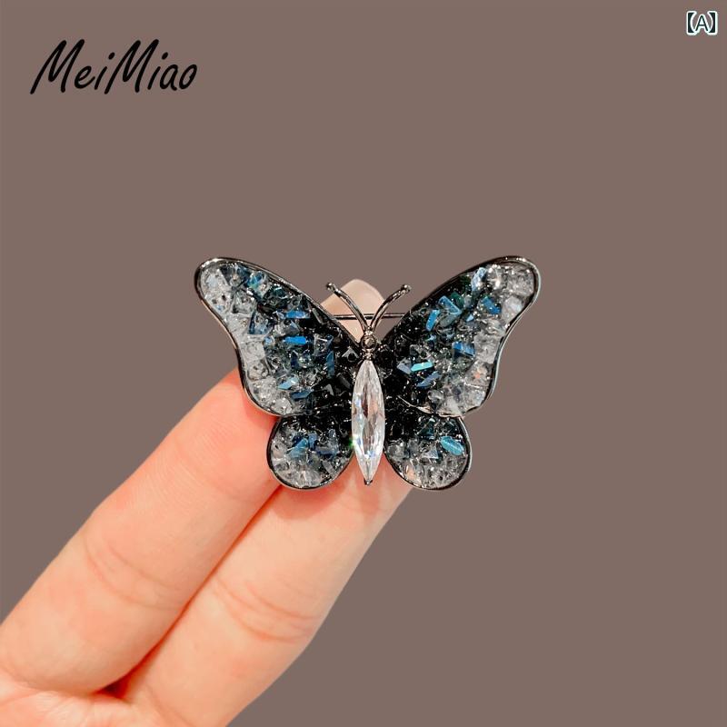 材質: 合金.銀メッキ.金メッキ 柄: 蝶.トンボ.昆虫 スタイル: 韓国・ 対象: ペア用 カラー: ブルークリスタル蝶ブローチ 装飾素材: 合金に人工宝石・半貴石をはめ込み