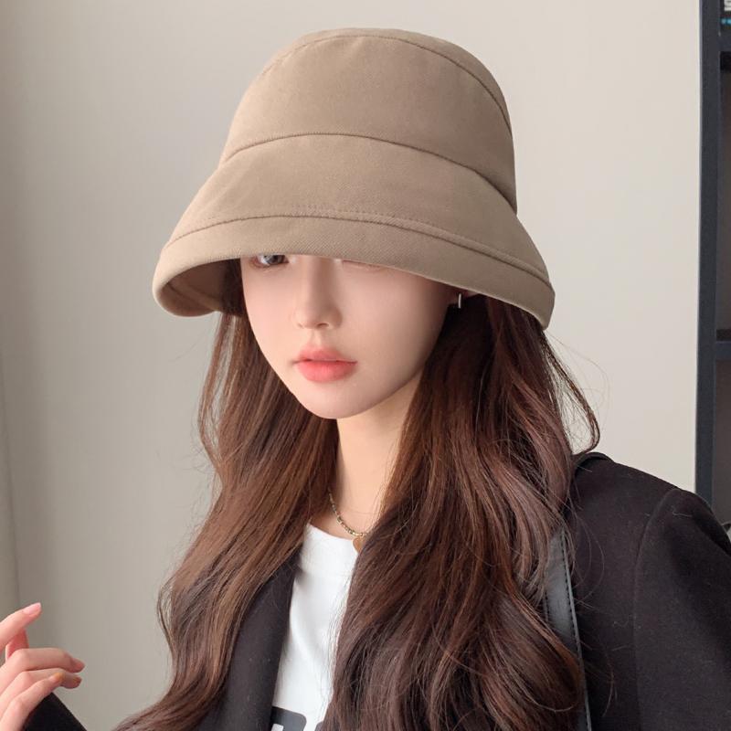 - 素材: 綿 - サイズ: 55-60cm - スタイル: エレガント - 性別: 女性 - デザイン: 無地 - カラー: ブラック.カーキ.コーヒー.ベージュ - 帽型: バケットハット - 帽頂デザイン: ラウンドトップ - つばデ...