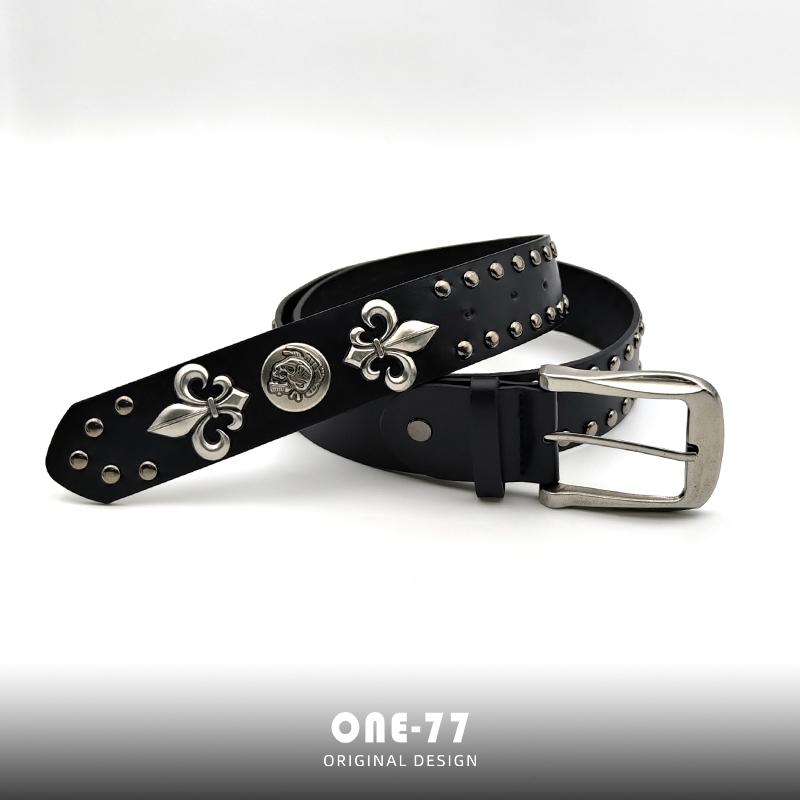 幅: 3.8cm 長さ: 115cm 素材: PU（合皮） バックルの種類: ピンバックル バックル素材: 合金 表面加工: 光沢仕上げ スタイル: ヒップホップ デザイン: スタッズ.装飾付き カラー: ブラック 形状: ベルト 性別: ...