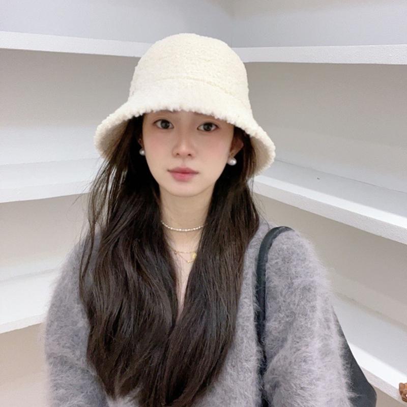 スタイル: カジュアル 帽子の形: 丸トップ 帽子のつばの形状: 幅つば広 帽子の形状: 平つば シーズン: 秋・冬 スタイル種類: バケットハット・フィッシャーマンハット 対象: 女性 サイズ: 調節可能（一般頭囲54～58cm）.調節可...