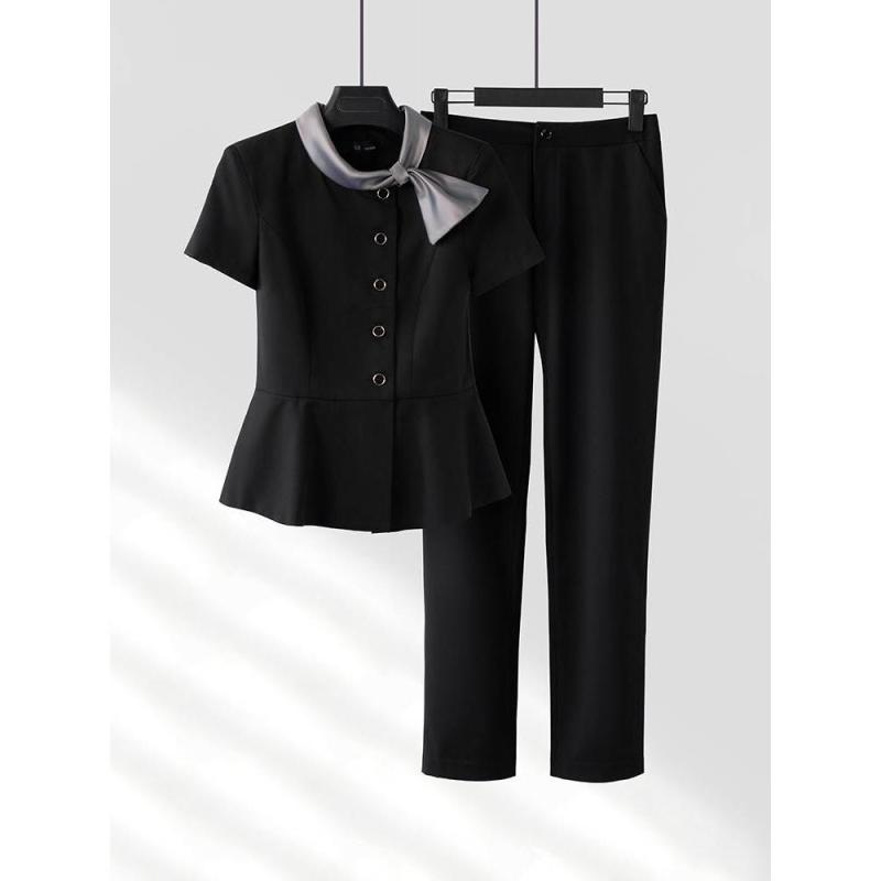 スタイル: オフィス シルエット: スリムフィット型 デザイン: ボタン付き 素材: ポリエステル 袖タイプ: レギュラー 袖丈: 半袖 襟型: - 着丈: レギュラー 前立て: シングルボタン 柄: 無地 サイズ展開: 4XL.3XL.2...