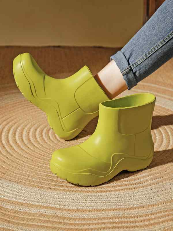 ・スタイル: ・筒素材: EVA ・筒丈: 短筒 約10-20cm ・サイズ展開: 36/37, 38/39, 40/41 ・対象: 青年 (18-40歳) ・靴底素材: EVA ・アッパー素材: EVA ・カラー展開: グリーン, ピンク