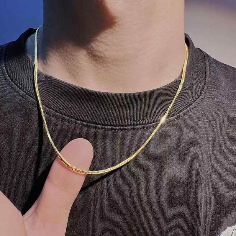 ・カテゴリ: アクセサリー・チェーン素材: チタン鋼・性別: ユニセックス・カラー展開: 18Kゴールドメッキ、スチール色・チェーン長さ: 50cm、55cm、60cm・チェーンスタイル: スネークチェーン