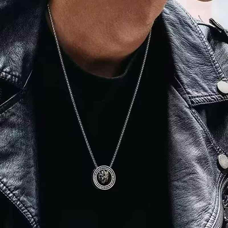 ・スタイル: ・ペンダント素材: チタン鋼・チェーン素材: チタン鋼・柄: 転運珠・対象性別: 男性・チェーンスタイル: 丸玉チェーン・バリエーション展開: 貔貅経文ペンダント+50cmネックレス、貔貅経文ペンダント+55cmネックレス、貔...