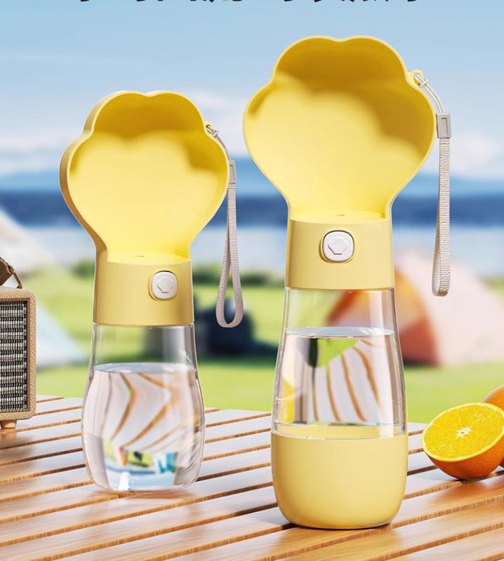 ・対象: ペット用・カテゴリ: ペット用携帯水筒、折りたたみボウル・特徴: 耐熱、水・フード兼用・カラー展開: ロックイエロー、キャンディーピンク、イヴホワイト、イエロー・容量展開: 400ml、580ml、水400ml+フード200ml、...