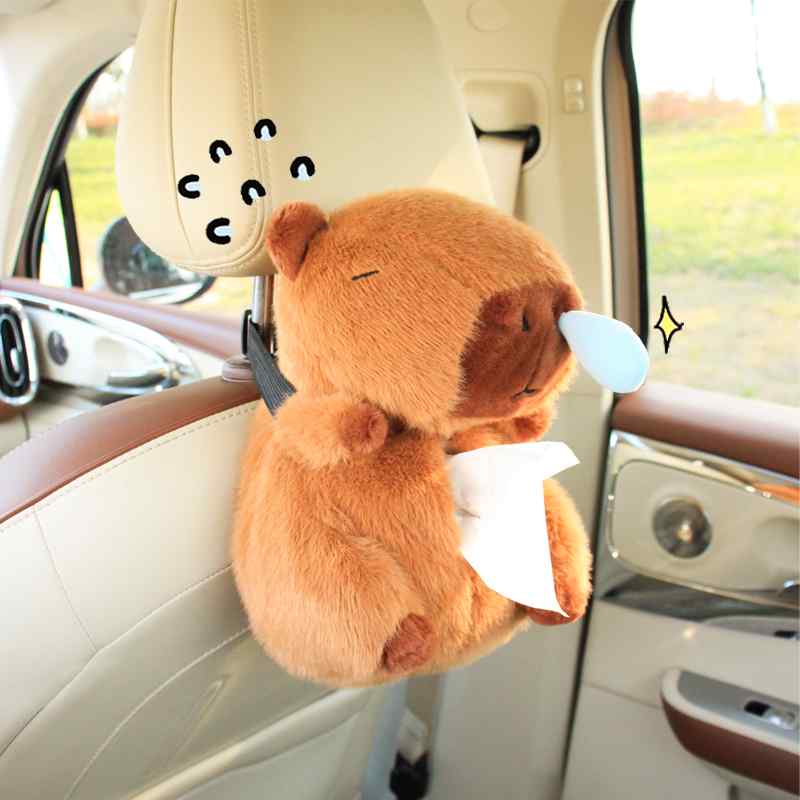 ・商品名: 鼻水カピバラ車載ティッシュケース・設置方法: 吊り下げ式・素材: フェイクファー・カラー展開: オレンジ、柿、レッドいちご、ピンクいちご