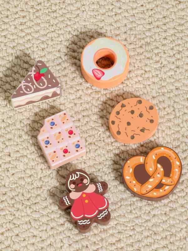 ・対象年齢: 3歳以上・素材: 木・おもちゃの種類: デザート作りごっこ・性別: 男女兼用・カラー展開: 2段デザートスタンド、3段デザートスタンド