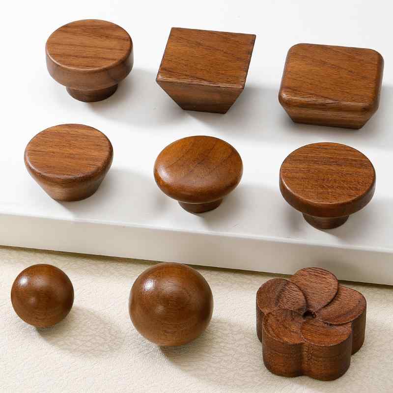 ・素材: 木・バリエーション: 丸球25mm, 丸球30mm, 丸球35mm, 大丸45mm, 小きのこ, 中きのこ, 大丸38mm, 平頭丸, 四角, T字型, 台灯, 梅, 丸球30mm（銅脚）, 丸球30mm+8126（銅脚）, 丸球...