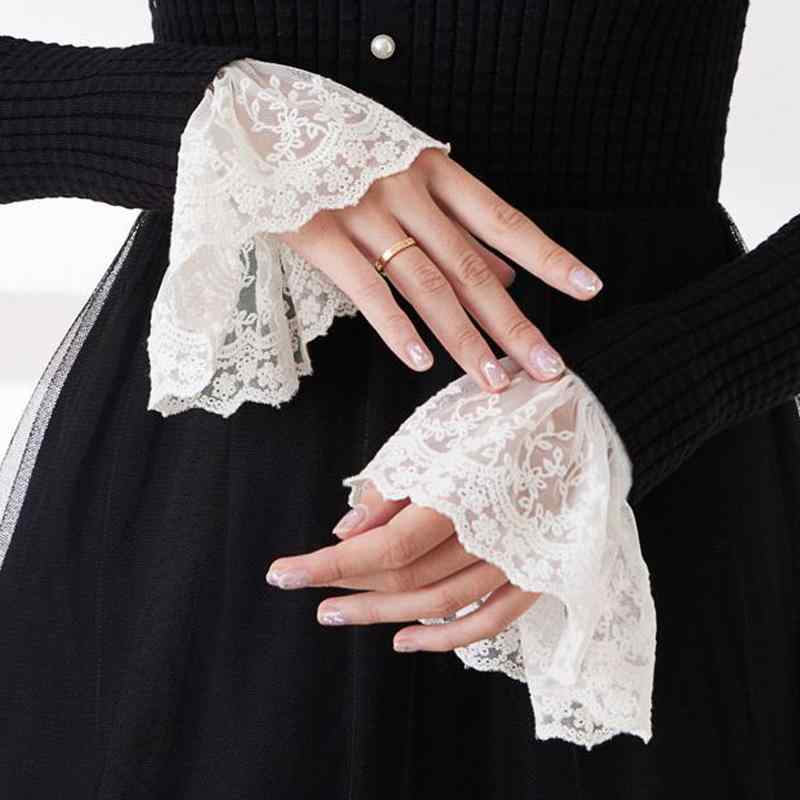 ["・カテゴリ: レディース","・サイズ: フリーサイズ","・カラー: ホワイト"]