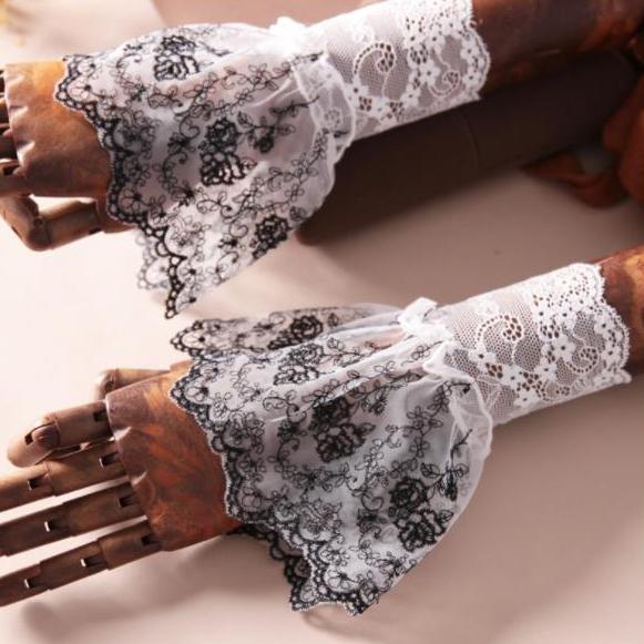 ["・カラー展開: かぎ針編みレースブラックA, かぎ針編みレースブラックB, ミステリアスブラック, アイラッシュレースブラック・対象: 少年、青年（20-39歳）・サイズ: ワンサイズ・カテゴリ: 女性"]