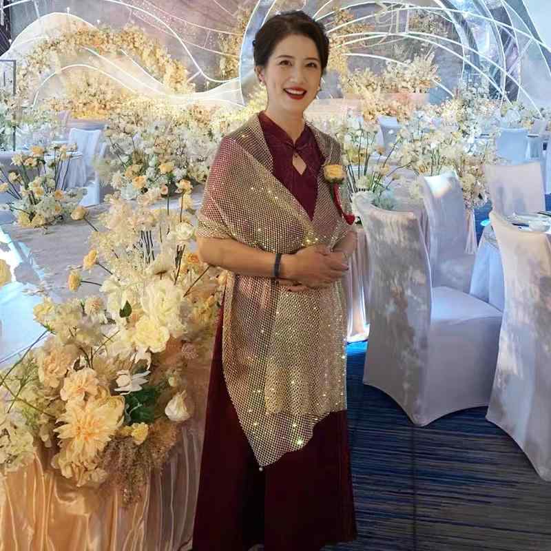 ・長さ: 180cm・形状: 長方形・素材: ポリエステル・幅: 50cm・カラー展開: ゴールド、レッド、ダークレッド