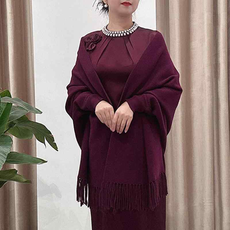 ・スタイル: チャイナスタイル・種類: ストール・: フリンジ・素材: ニット・幅: 60cm・対象: ミドル、シニア・シーズン: 春秋・長さ: 180cm・形状: 長方形・機能: 保温・柄: 無地・サイズ: フリーサイズ・性別: レディー...