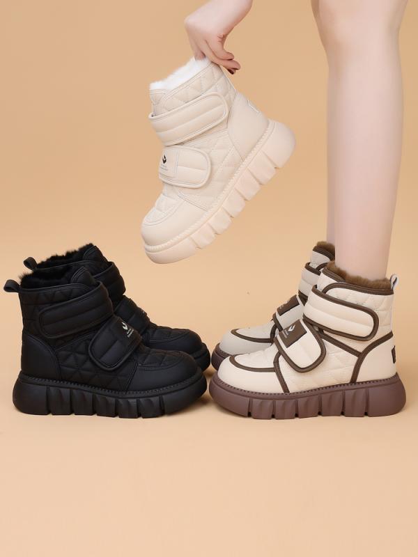 ・スタイル: カジュアル・丈: ショート・アッパー素材: 牛革（二層革、フィルム加工）・アッパー裏地素材: フェイクファー・サイズ展開: 35, 36, 37, 38, 39, 40・ヒール高: ミドルヒール（3-5cm）・厚さ: 厚手・つ...