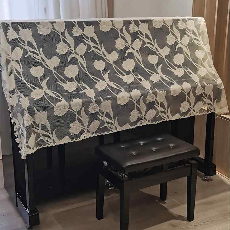 ・スタイル: 北欧風・サイズ: 135×180cm、135×220cm・素材: レース・カラー展開: ベージュチューリップ、ベージュ花鳥