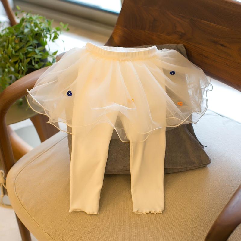 ・スタイル: プリンセス・ウエスト: ゴム・パンツ丈: ロング・主な素材: コットン・ウエスト開閉: ゴムバンド・素材構成: 綿95%、ポリエステル5%・対象年齢: 6ヶ月, 9ヶ月, 12ヶ月, 18ヶ月, 2歳, 3歳, 4歳, 5歳ク...